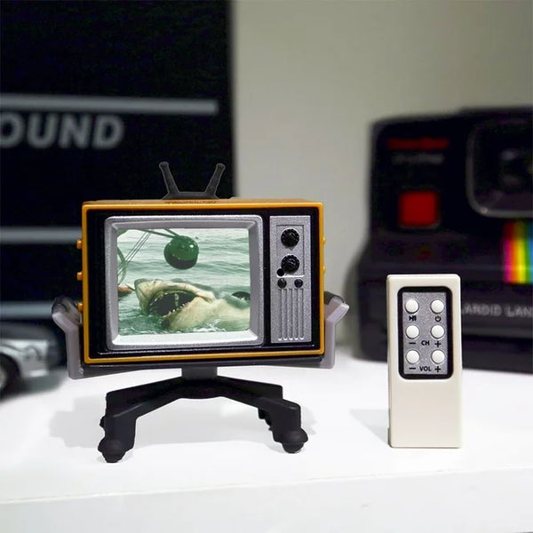 Tiny TV Classics with Working Remote Control - JAWS: Best Clips (06951 ...